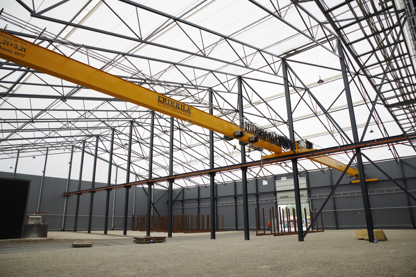 Production hangars with cranes - MARU